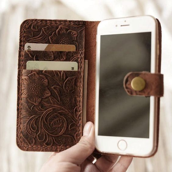 10 Types of Phone Cases That Are Trending - The Daily Divine